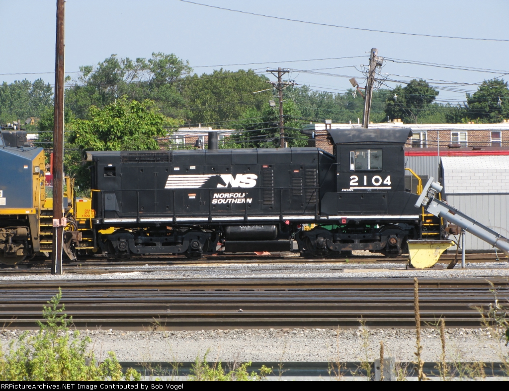 NS 2104
